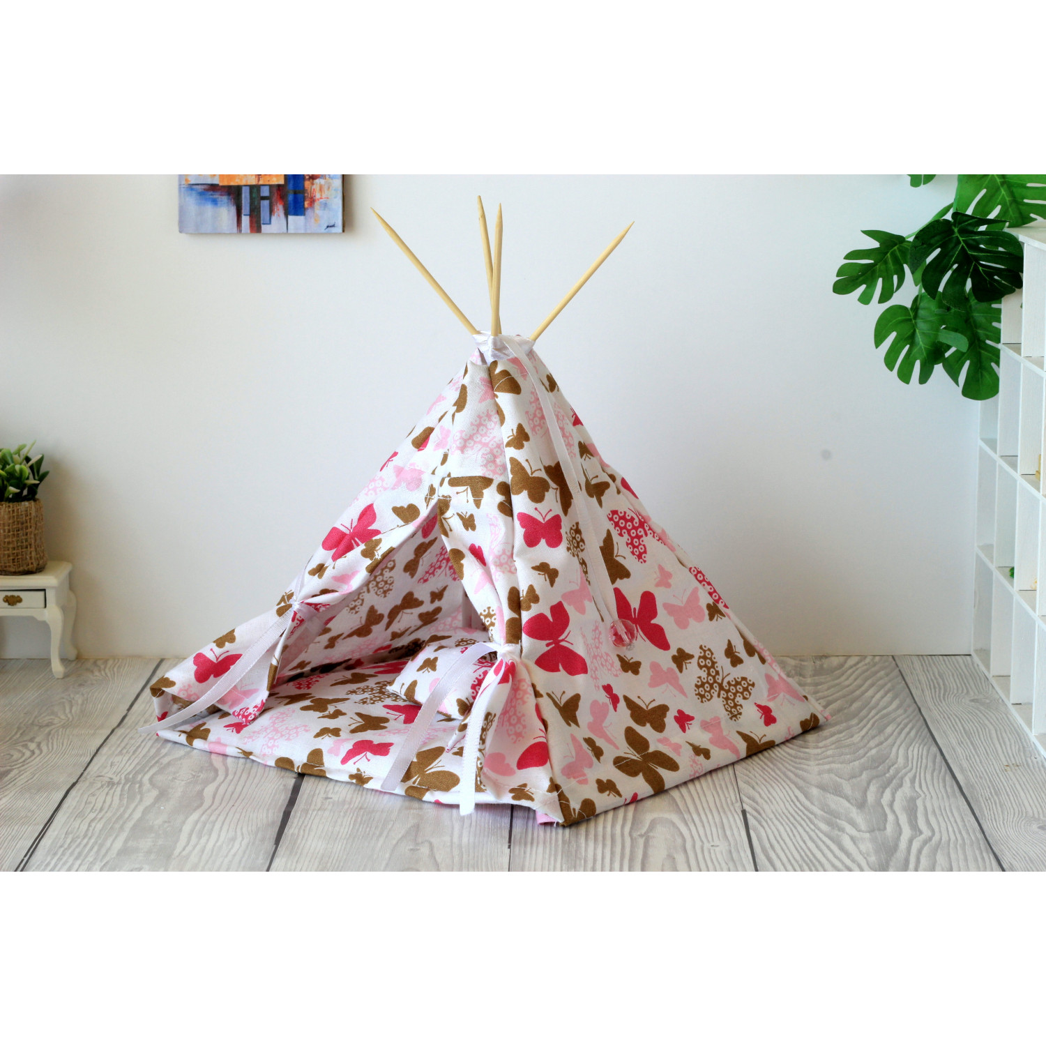 Miniature teepee tent. Tiny play-tent with mat pad pillows. 1:12 play scale