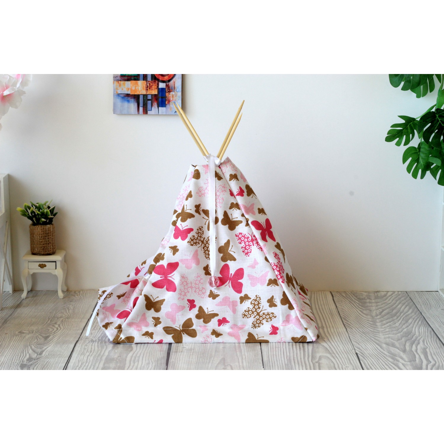 Miniature teepee tent. Tiny play-tent with mat pad pillows. 1:12 play scale