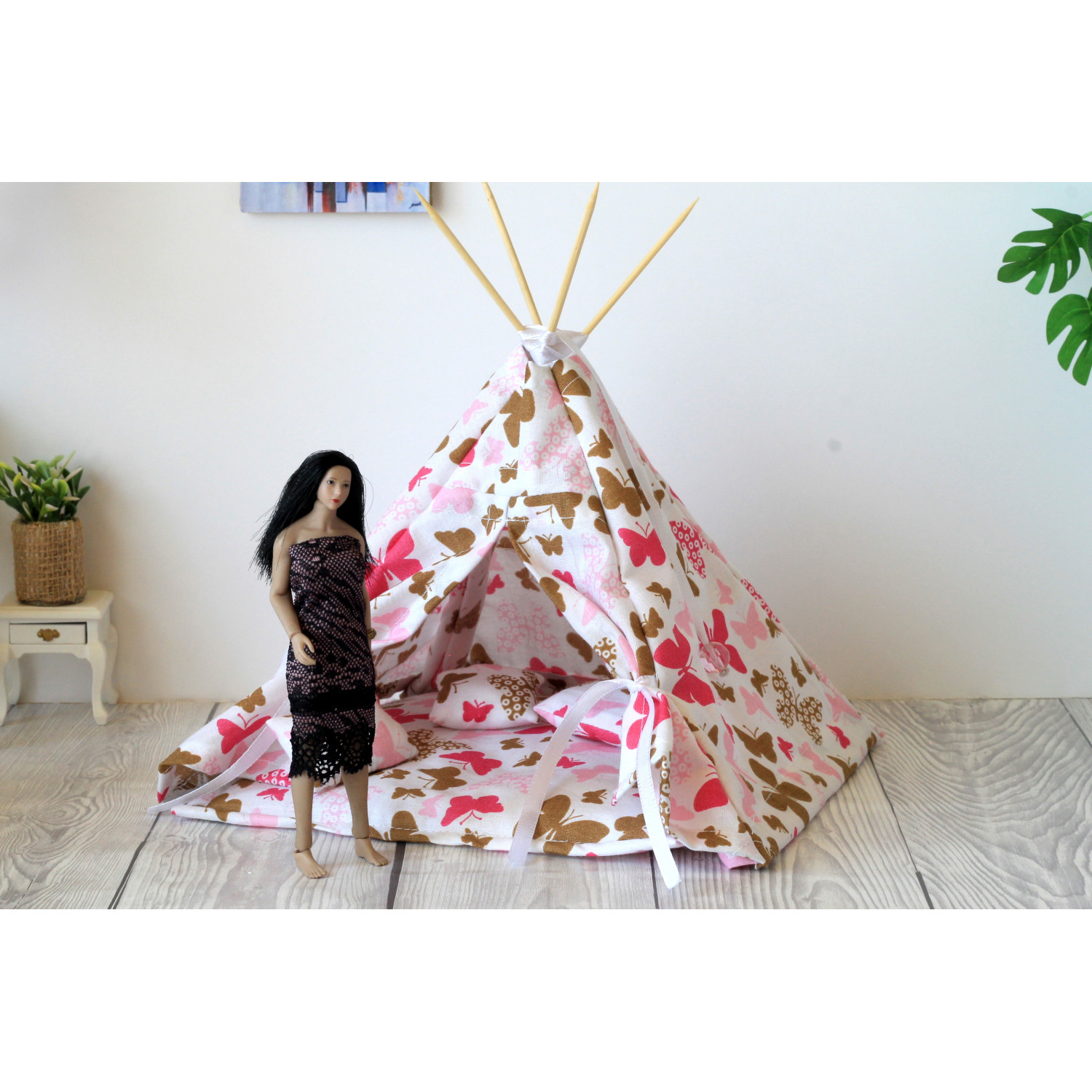 Miniature teepee tent. Tiny play-tent with mat pad pillows. 1:12 play scale