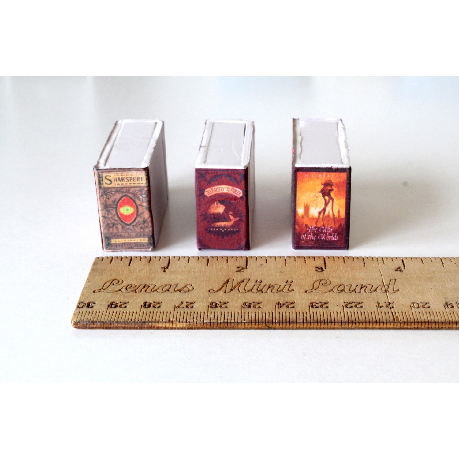 Miniature printable books, dollhouse library accessories download DIY ...